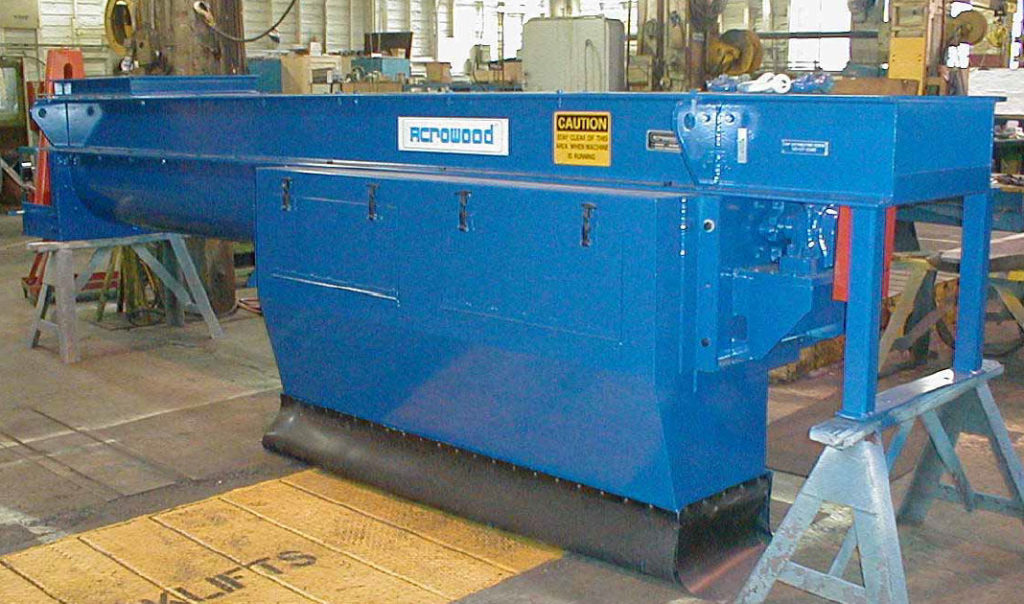 Screw Distributor consistent material flow to chip & sawdust screens